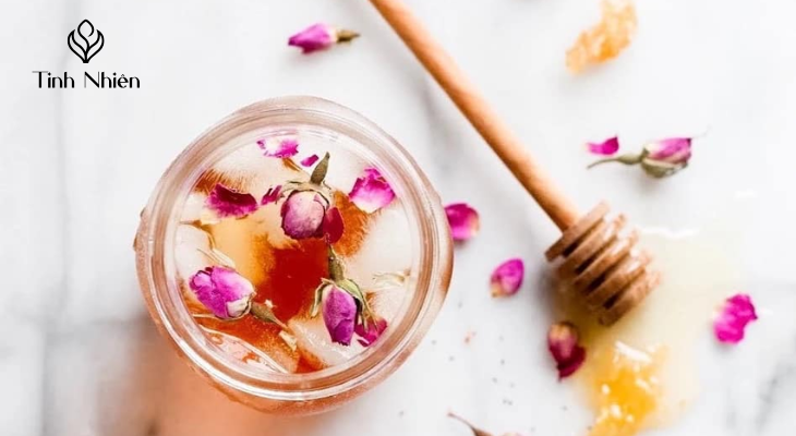 Những tác dụng của hoa hồng ngâm mật ong